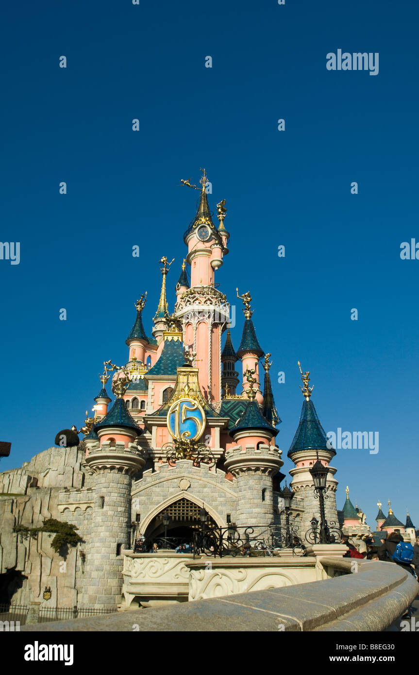 Magic Kingdom castle in Disneyland paris Stock Photo - Alamy