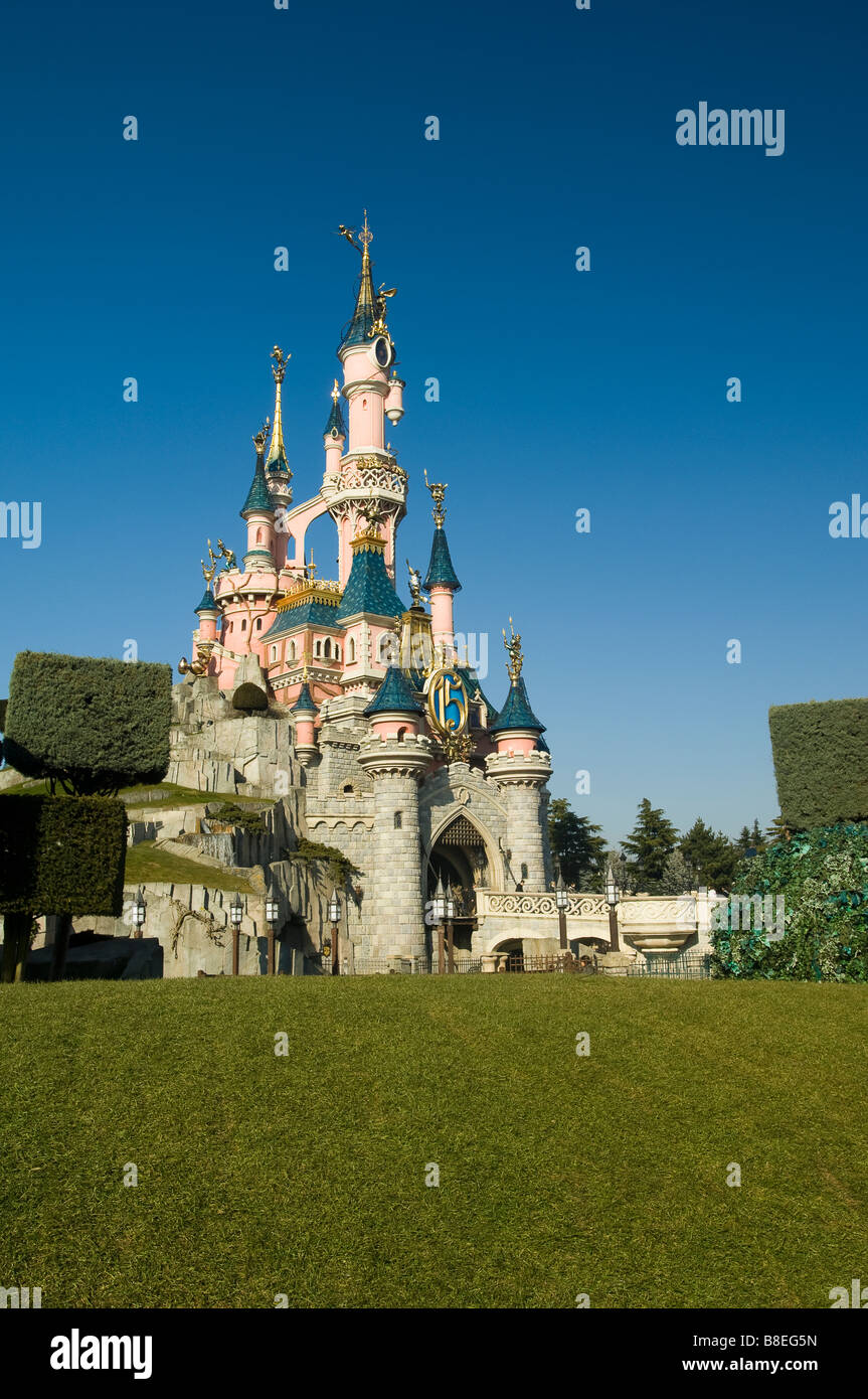 Magic Kindom castle in Disneyland paris Stock Photo - Alamy