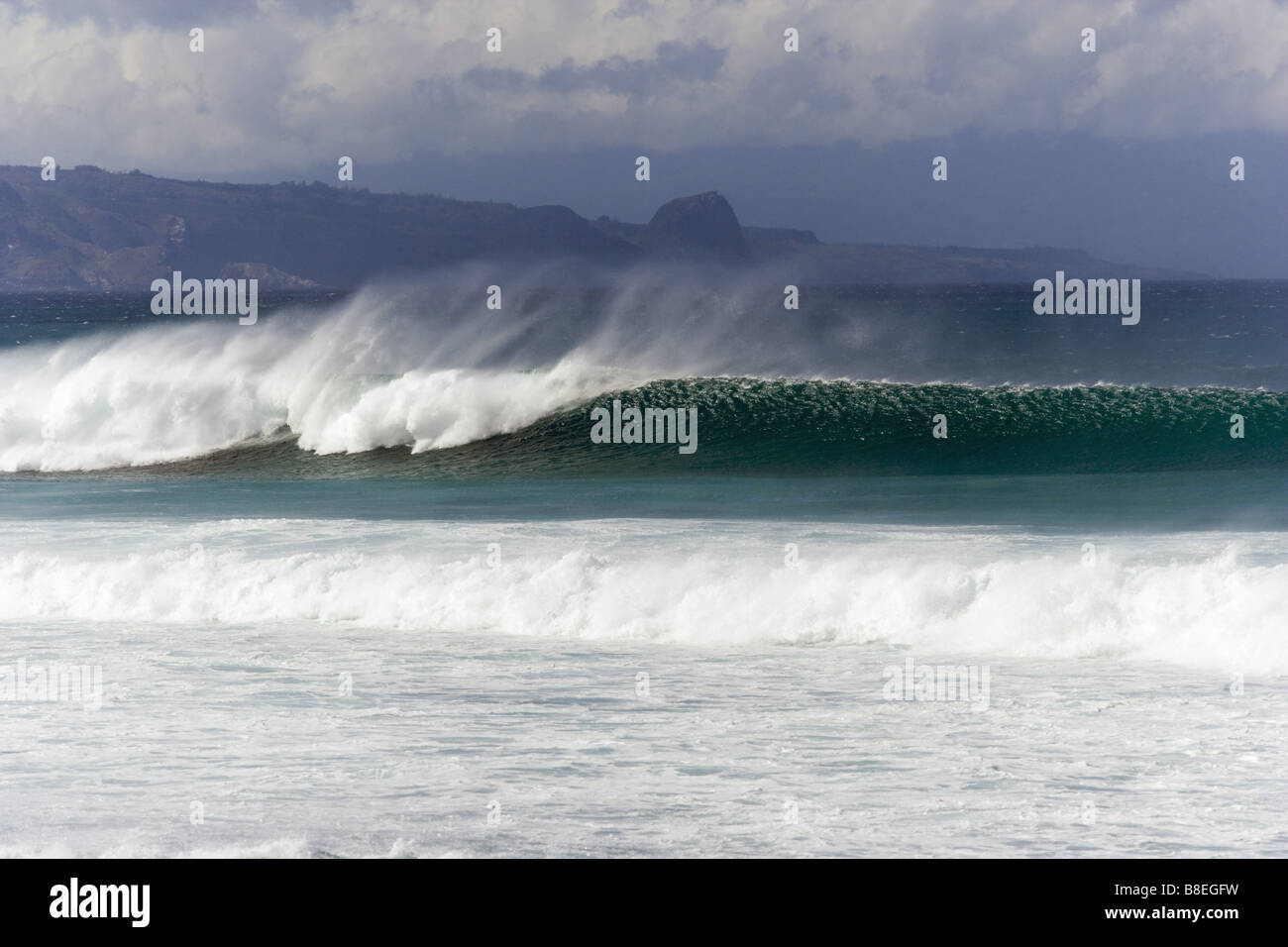 Beach destructive waves hi-res stock photography and images - Alamy