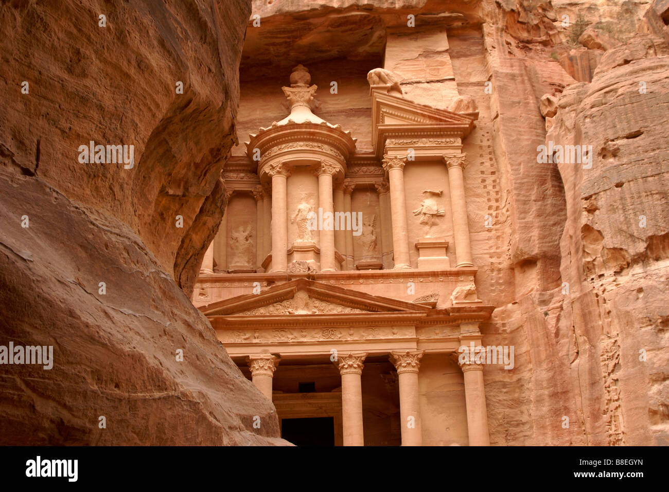 Petra treasury hi-res stock photography and images - Alamy