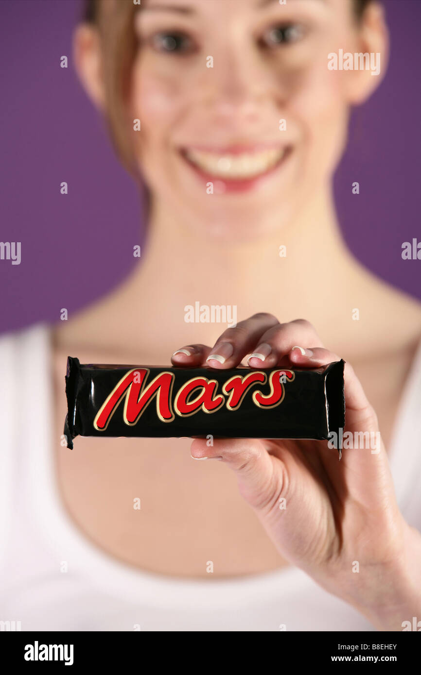 Mars bar woman hi-res stock photography and images - Alamy