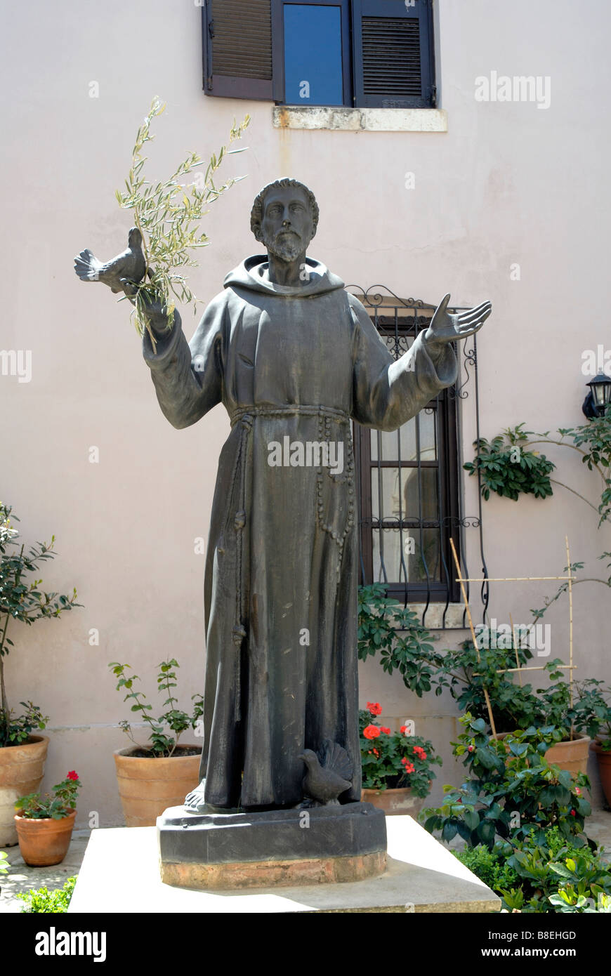 Crete knossos statue hi-res stock photography and images - Alamy