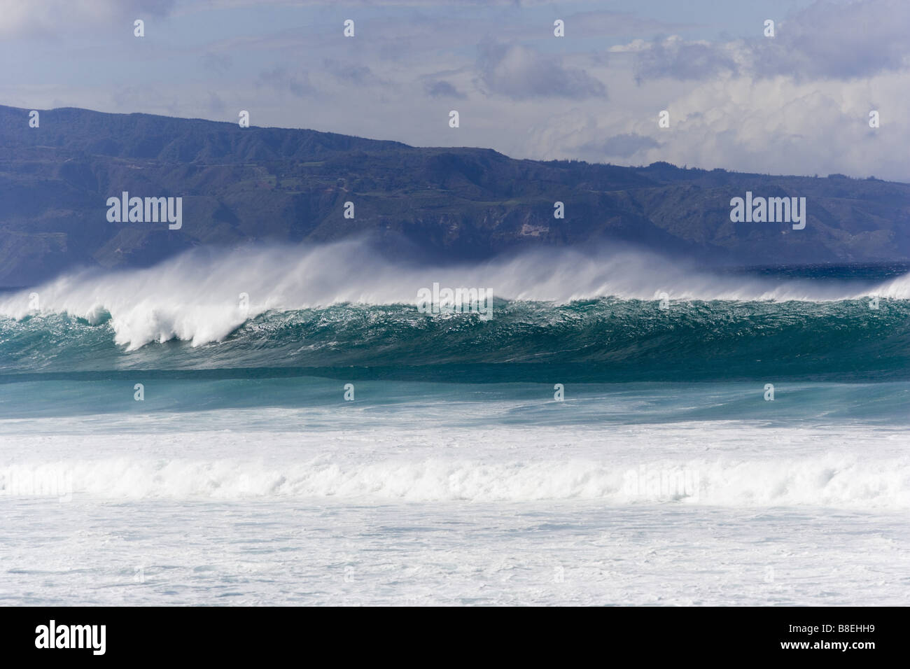 Surf at Hookipa Beach, Paia, Maui Hawaii Stock Photo - Alamy