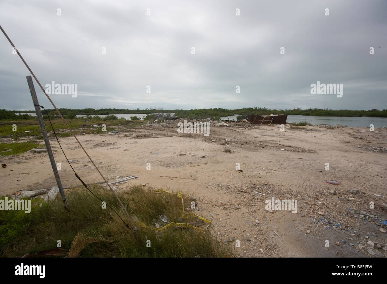 Trash sea side hi-res stock photography and images - Alamy