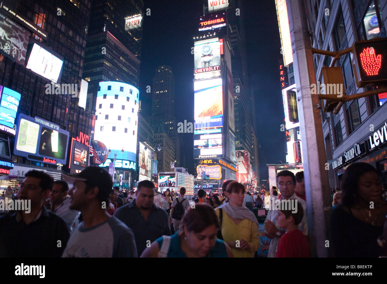 Crowded New York street at night Stock Photo - Alamy