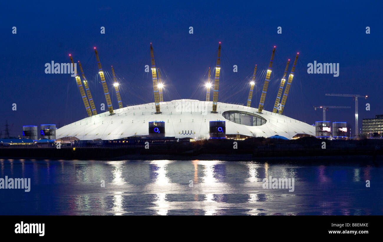 O2 arena at night hi-res stock photography and images - Alamy