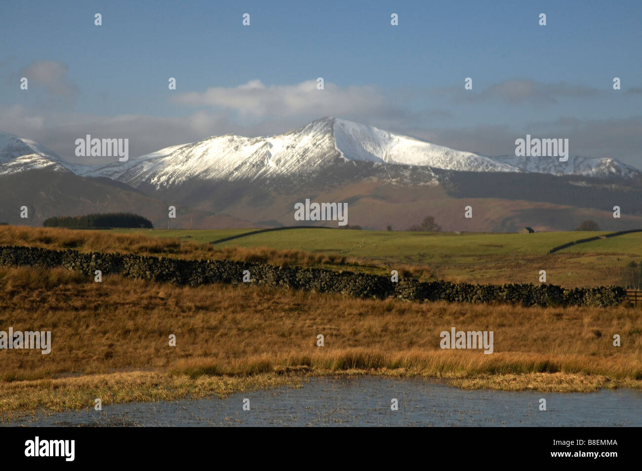 Tewel hi-res stock photography and images - Alamy