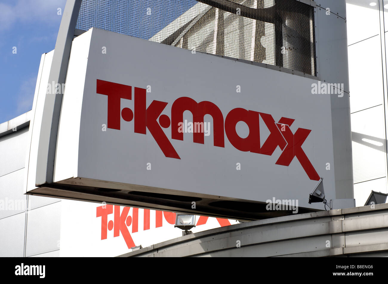 Tkmaxx sign hi-res stock photography and images - Alamy