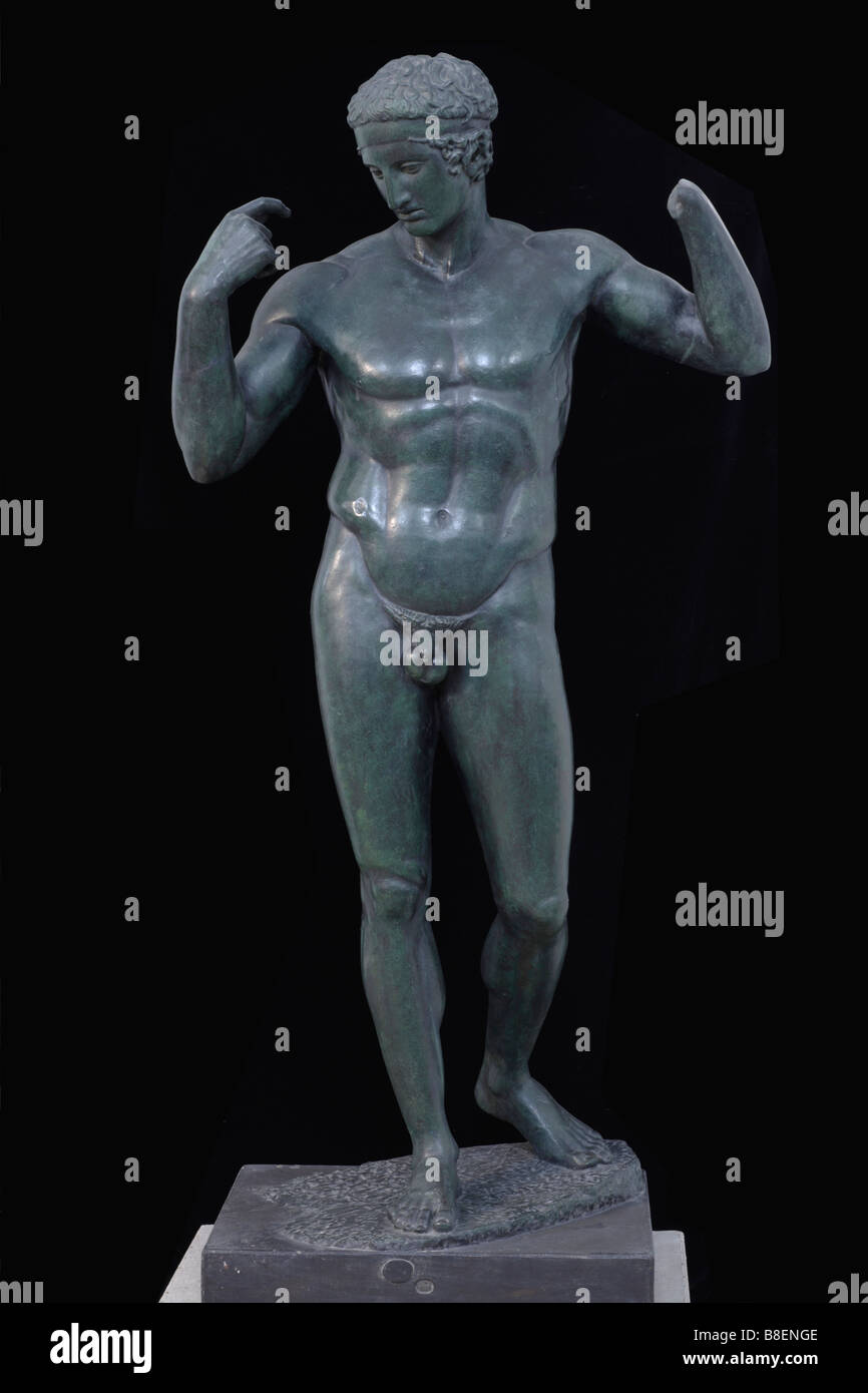 Polykleitos Diadumenos about 420 c BC Stock Photo - Alamy