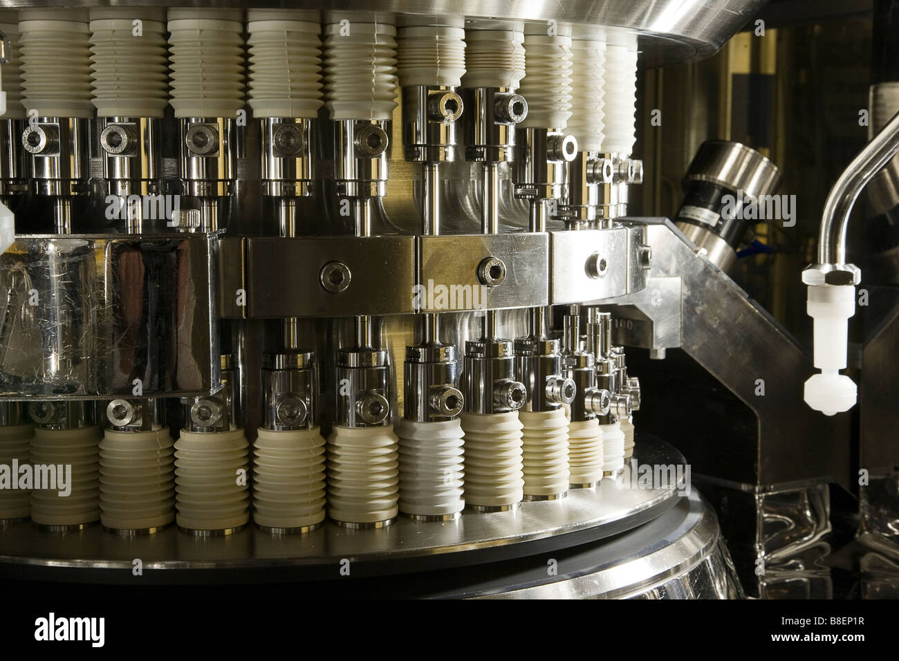 Pharmaceuticals manufacturing hi-res stock photography and images - Alamy