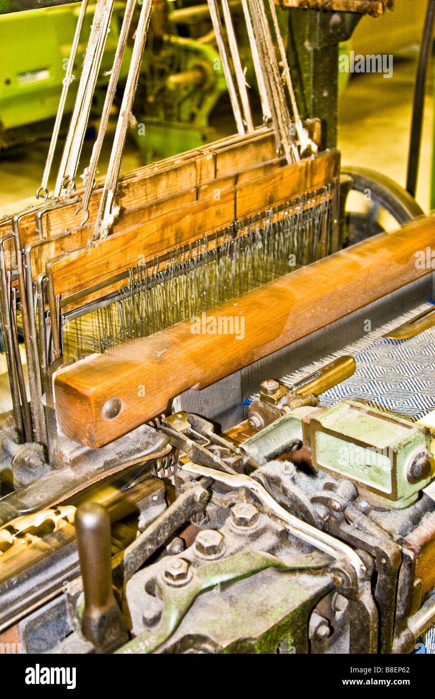 Weaving beam hi-res stock photography and images - Alamy