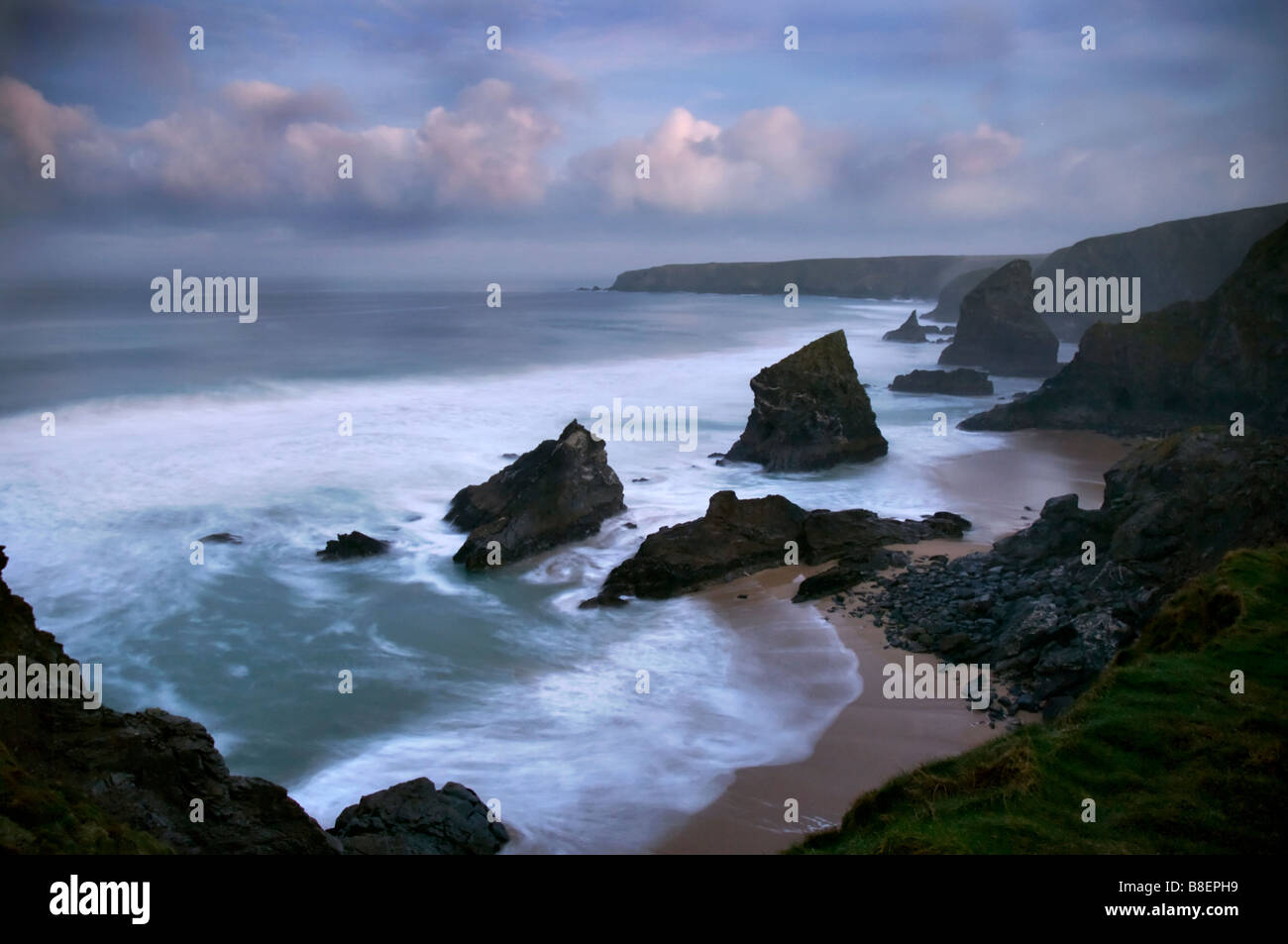 Bedruthan steps in cornwall hi-res stock photography and images - Alamy