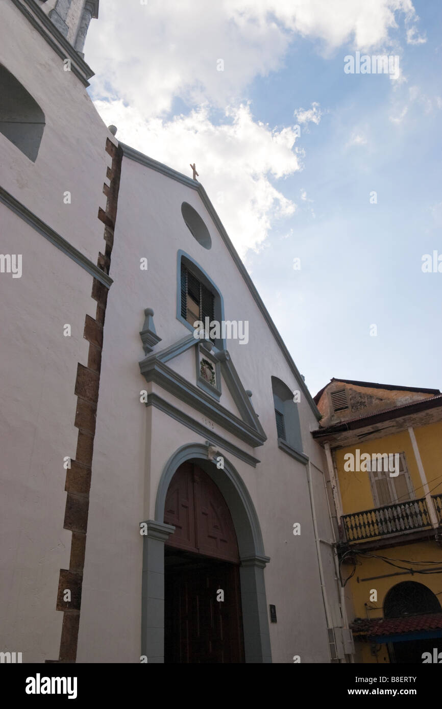 Catholic church altar panama hi-res stock photography and images - Alamy