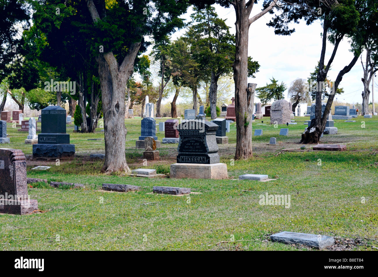 Gravestones tombstones headstones hi-res stock photography and images ...