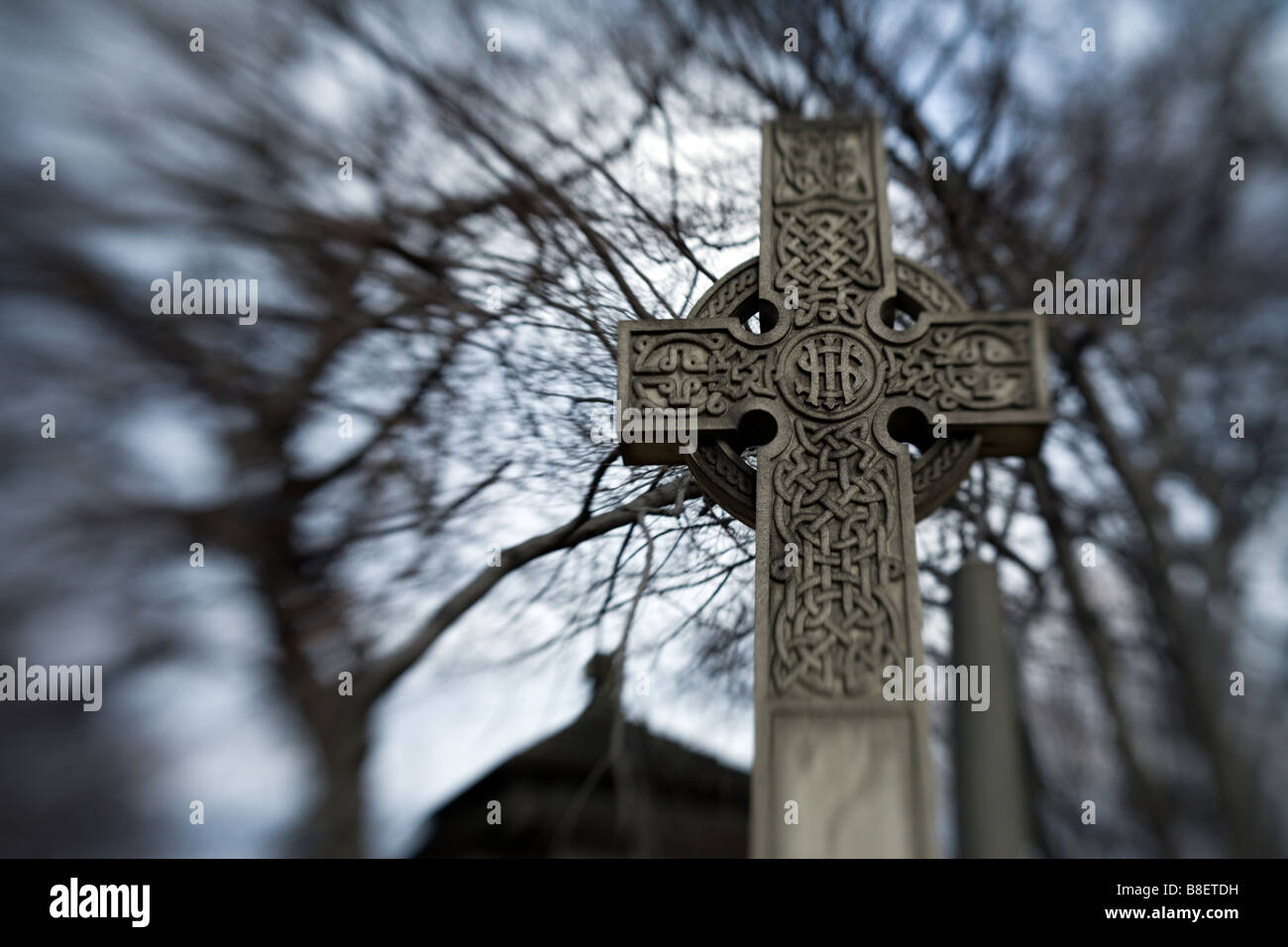 Scary cemetery hi-res stock photography and images - Alamy