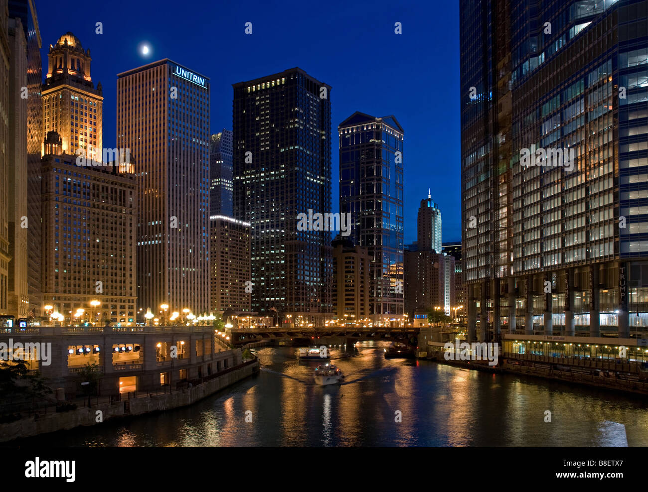 Chicago at night Stock Photo - Alamy