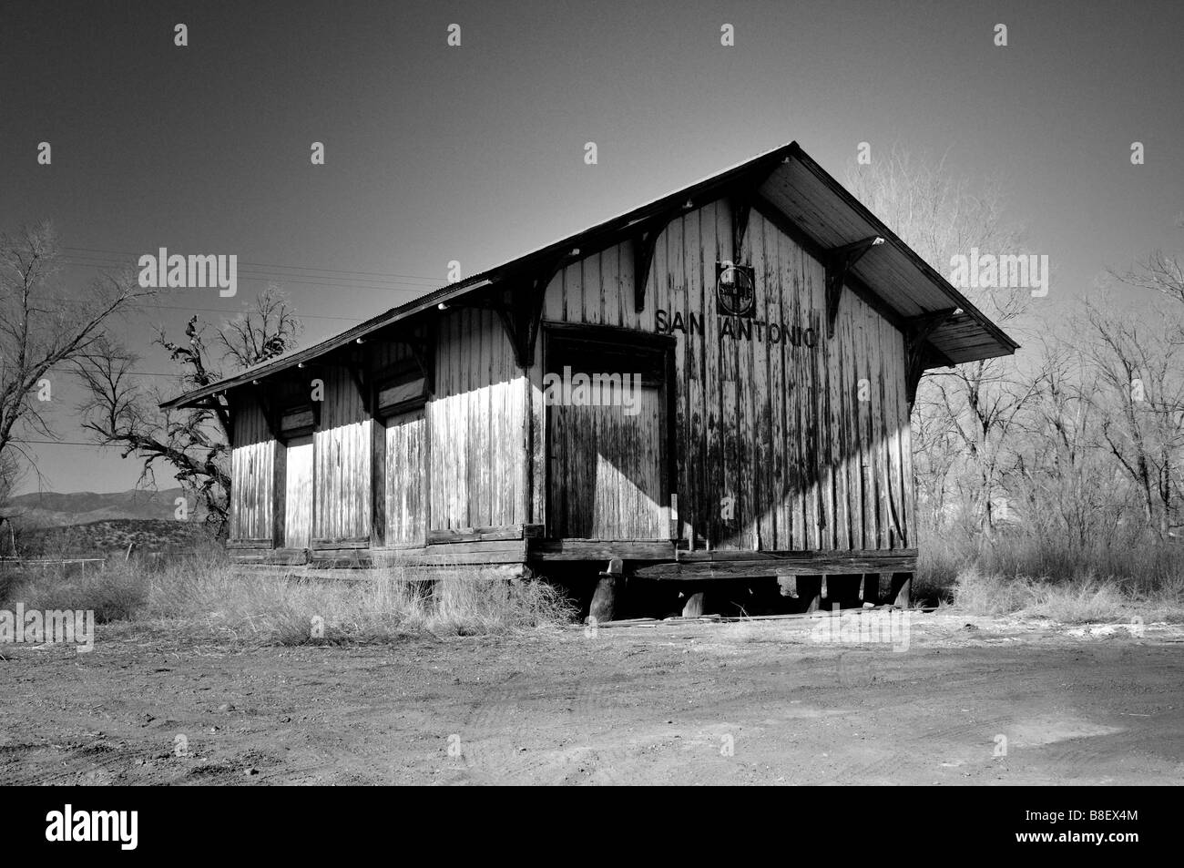Building train station Black and White Stock Photos & Images - Alamy