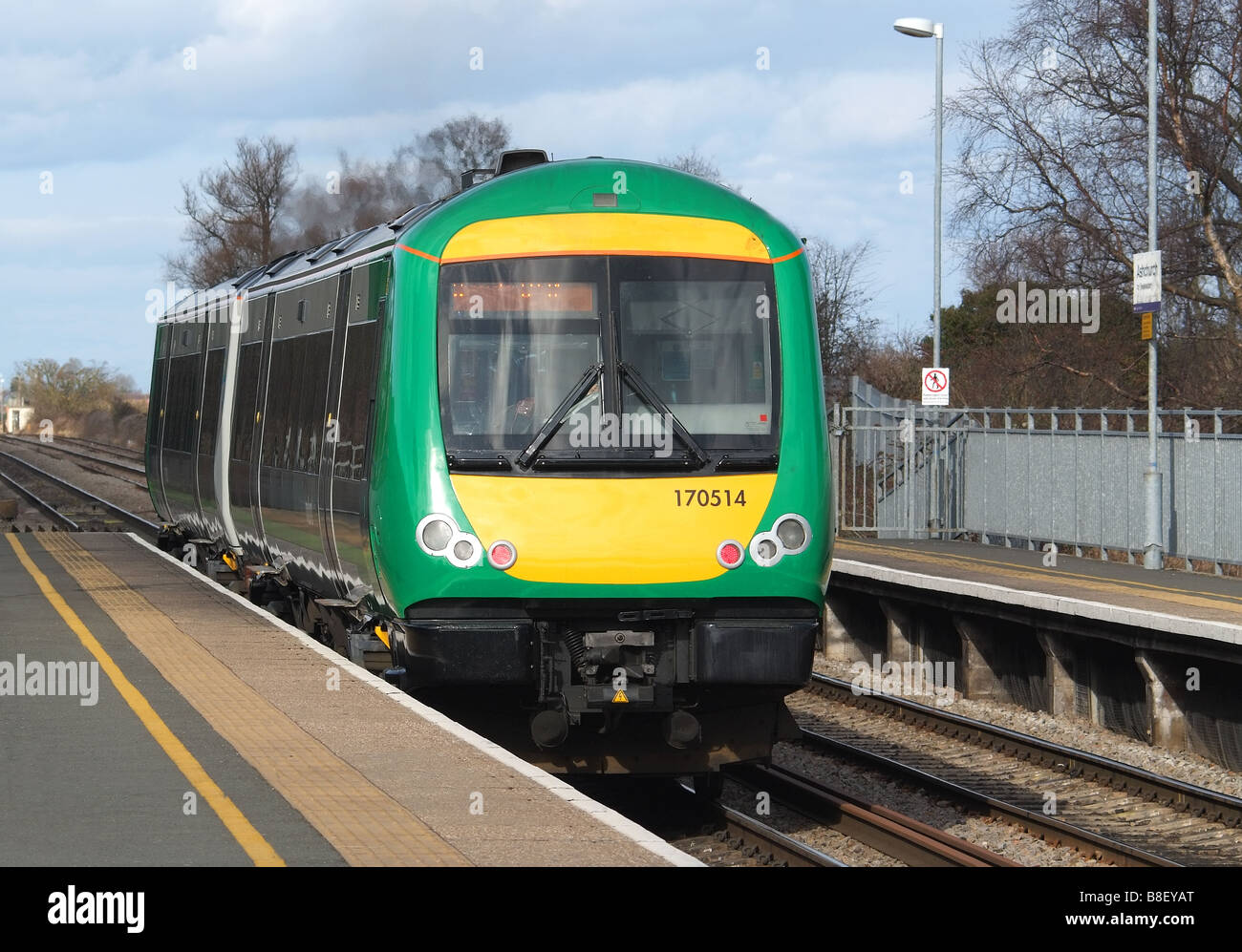 Commuter train hi-res stock photography and images - Alamy