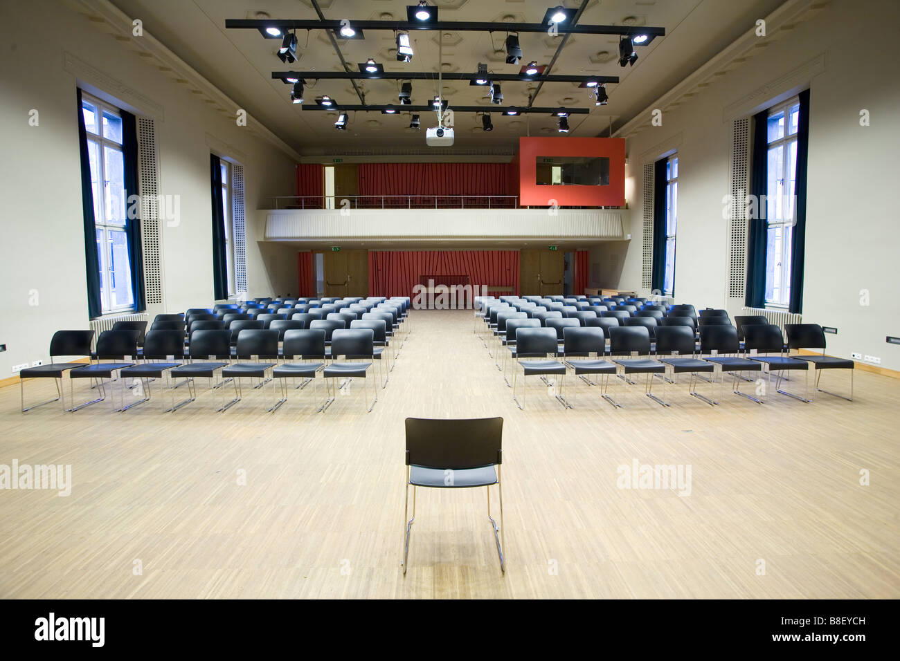 Empty hall hi-res stock photography and images - Alamy