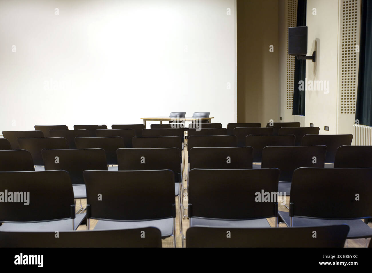 Modern conference business screen hi-res stock photography and images ...