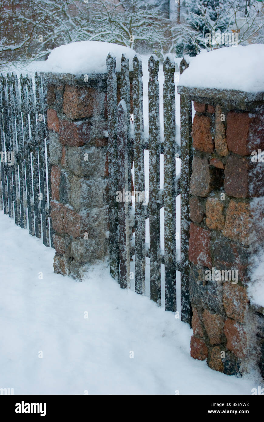 Gate frost hi-res stock photography and images - Alamy