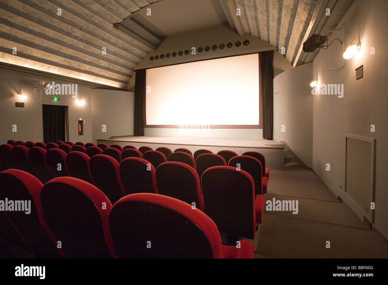 Empty cinema hi-res stock photography and images - Alamy