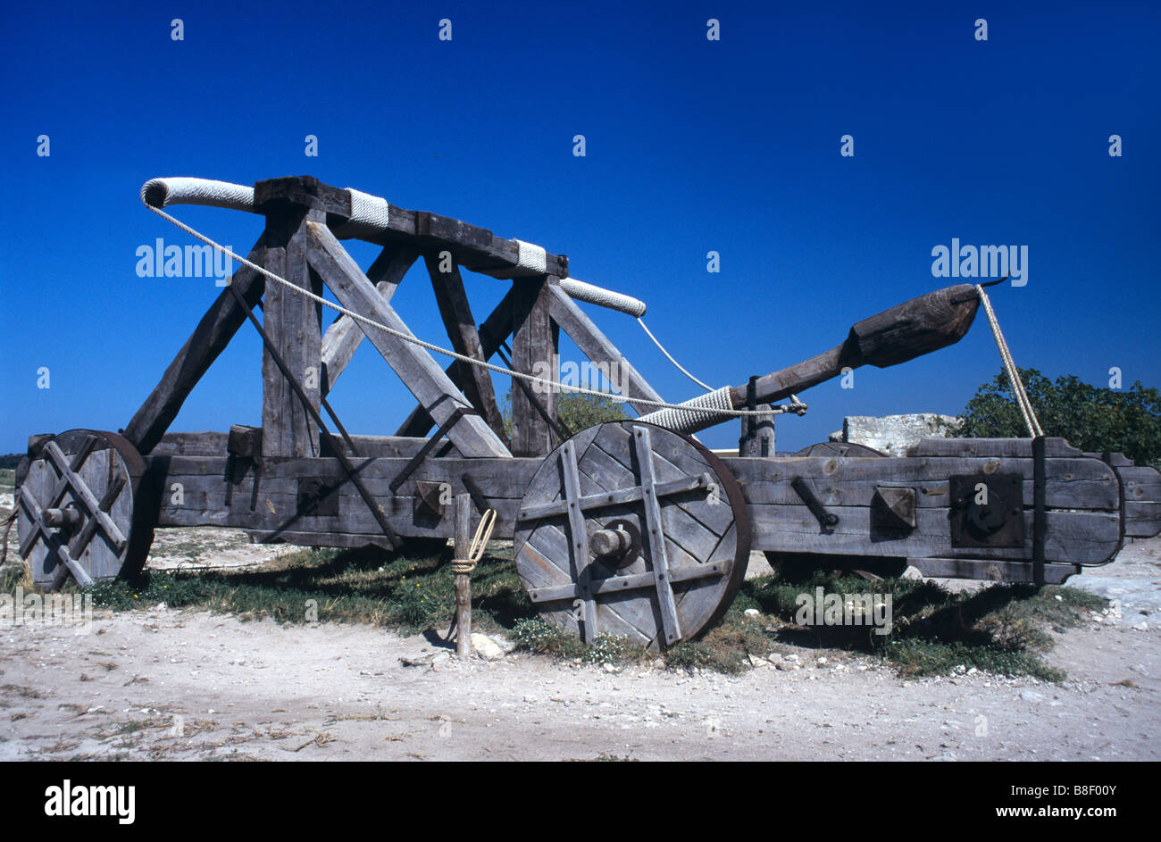 Siege machine hi-res stock photography and images - Alamy