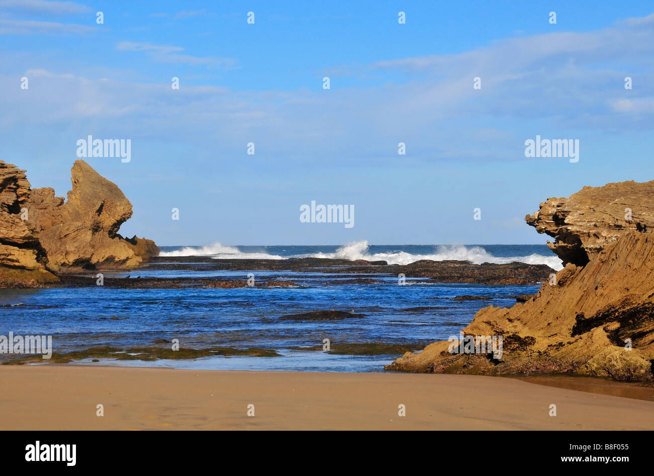 Sharp rocks and blue ocean, Kenton-on-Sea, South Africa Stock Photo - Alamy