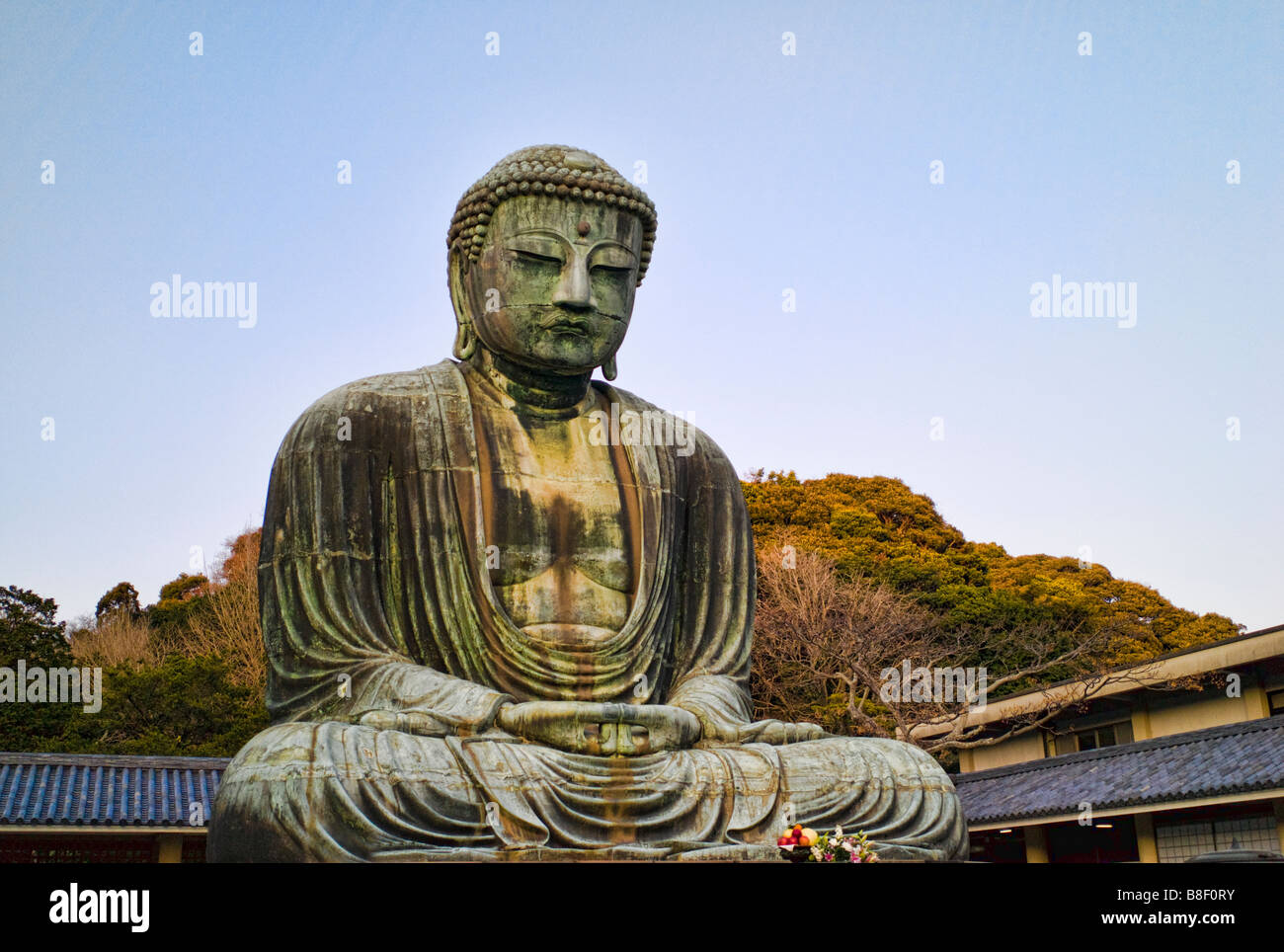 Bronze buddha sculpture kamakura hi-res stock photography and images ...