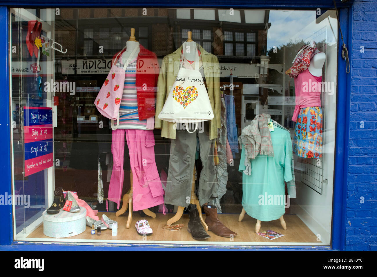 Used clothing store window hi-res stock photography and images - Alamy