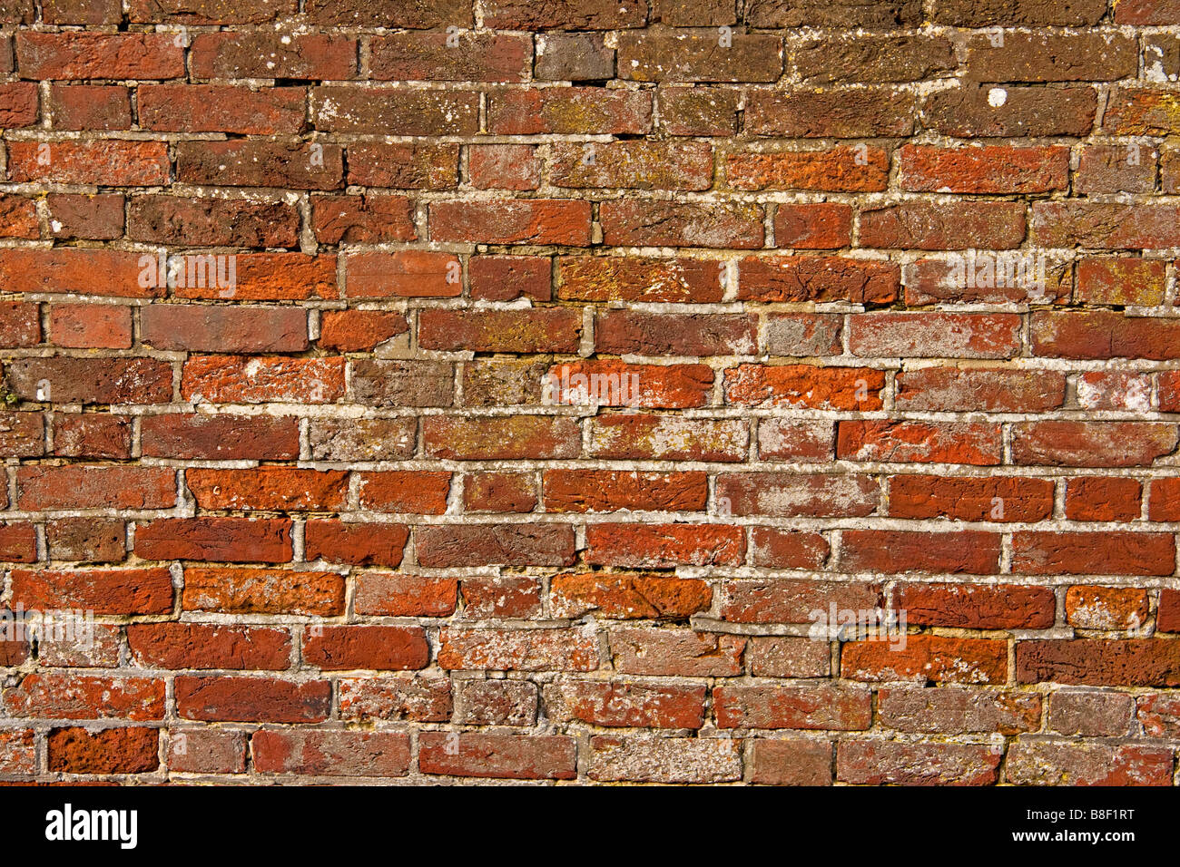 Crumbling red bricks hi-res stock photography and images - Alamy