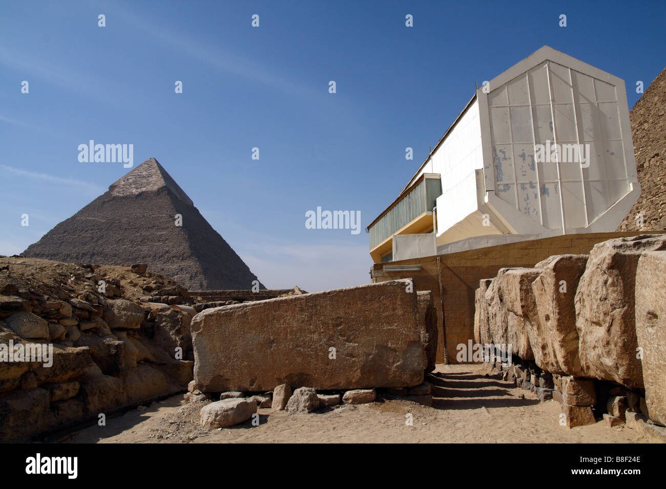 Solar boat museum egypt hi-res stock photography and images - Alamy