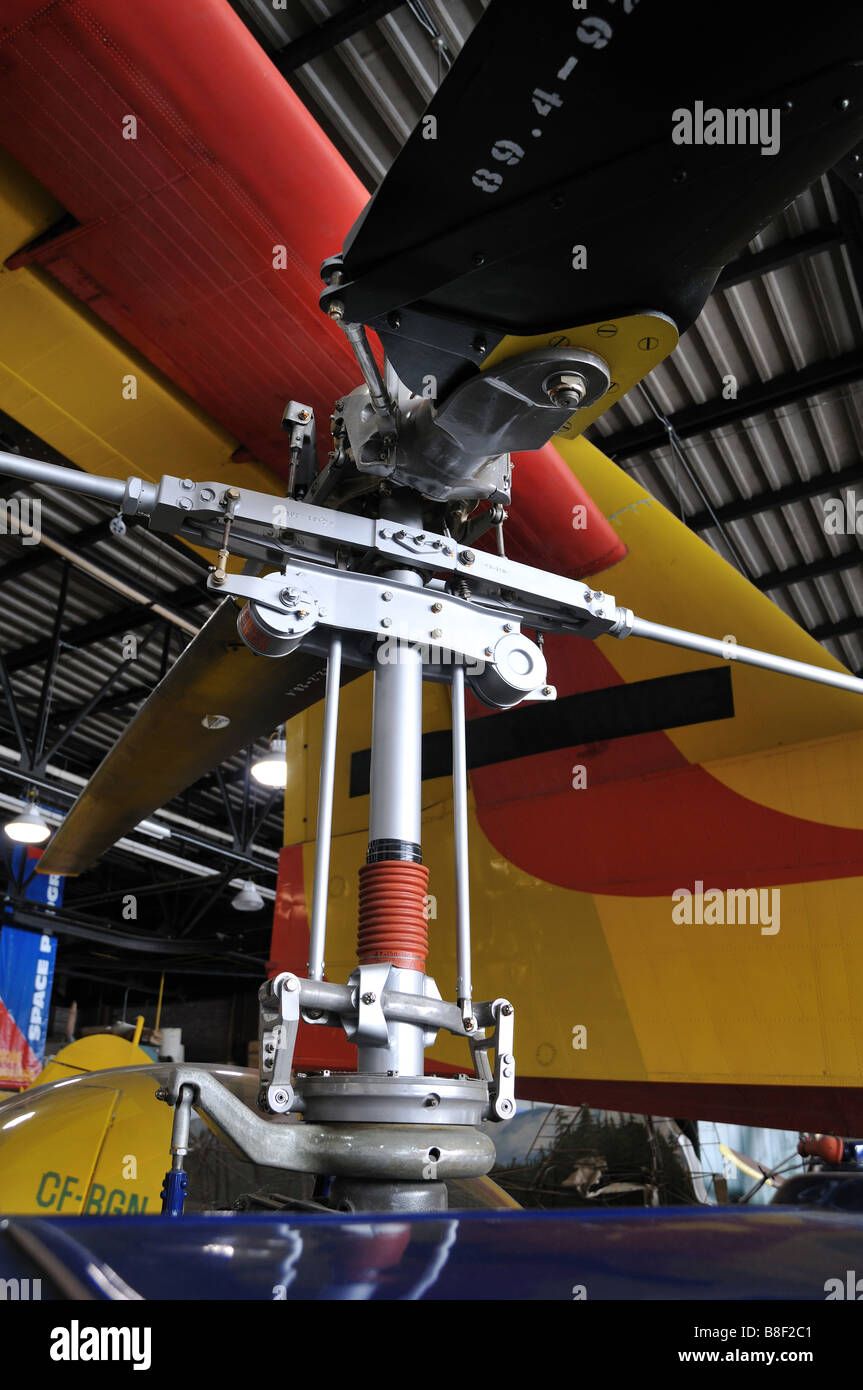 Bell 47D Helicopter Stock Photo - Alamy