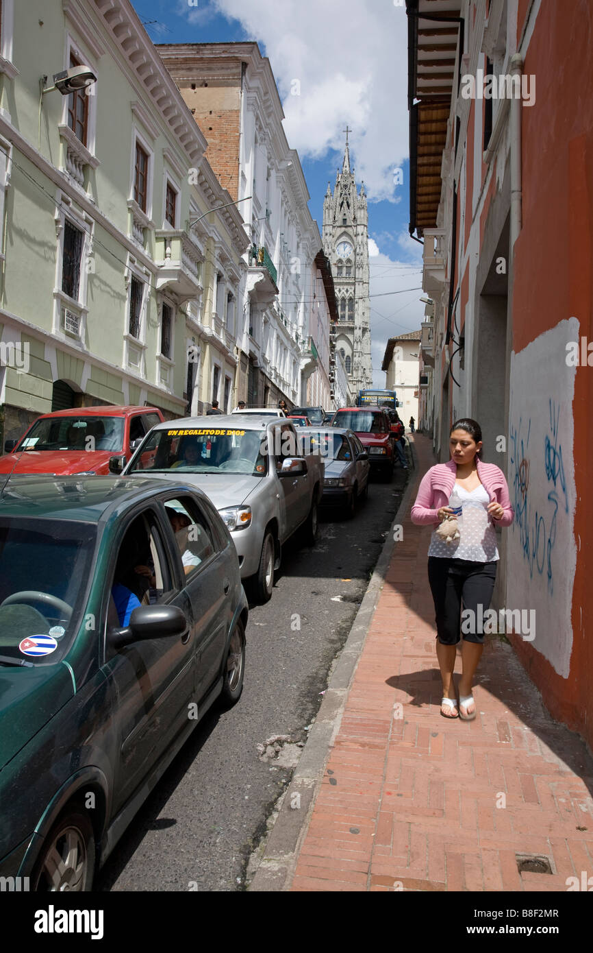 Ecuador street scene hi-res stock photography and images - Alamy