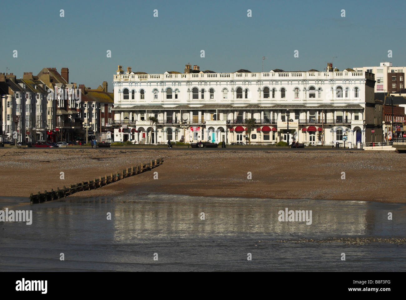 Coast cafe worthing hi-res stock photography and images - Alamy