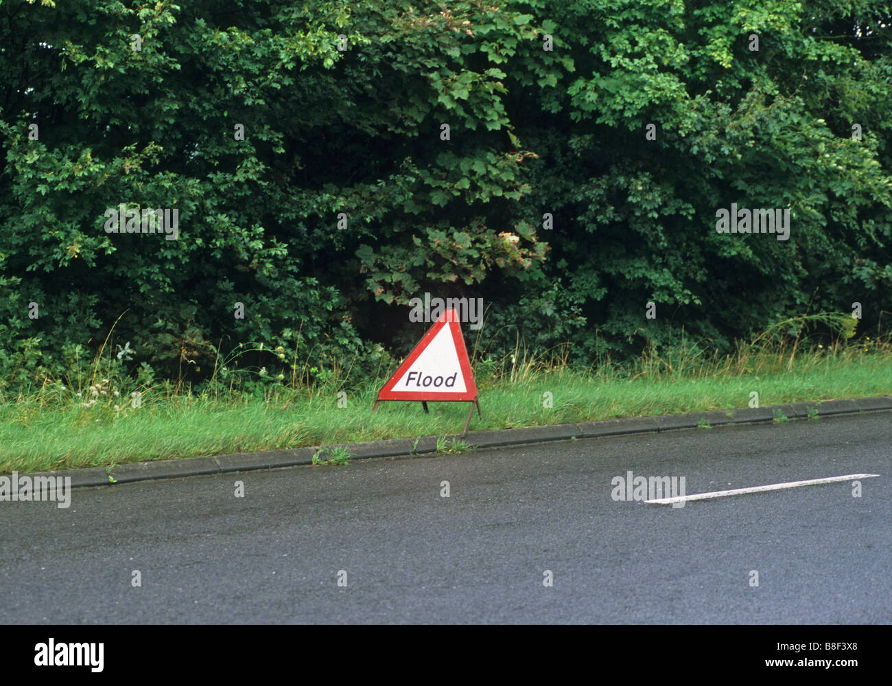 Flood wales welsh sign hi-res stock photography and images - Alamy