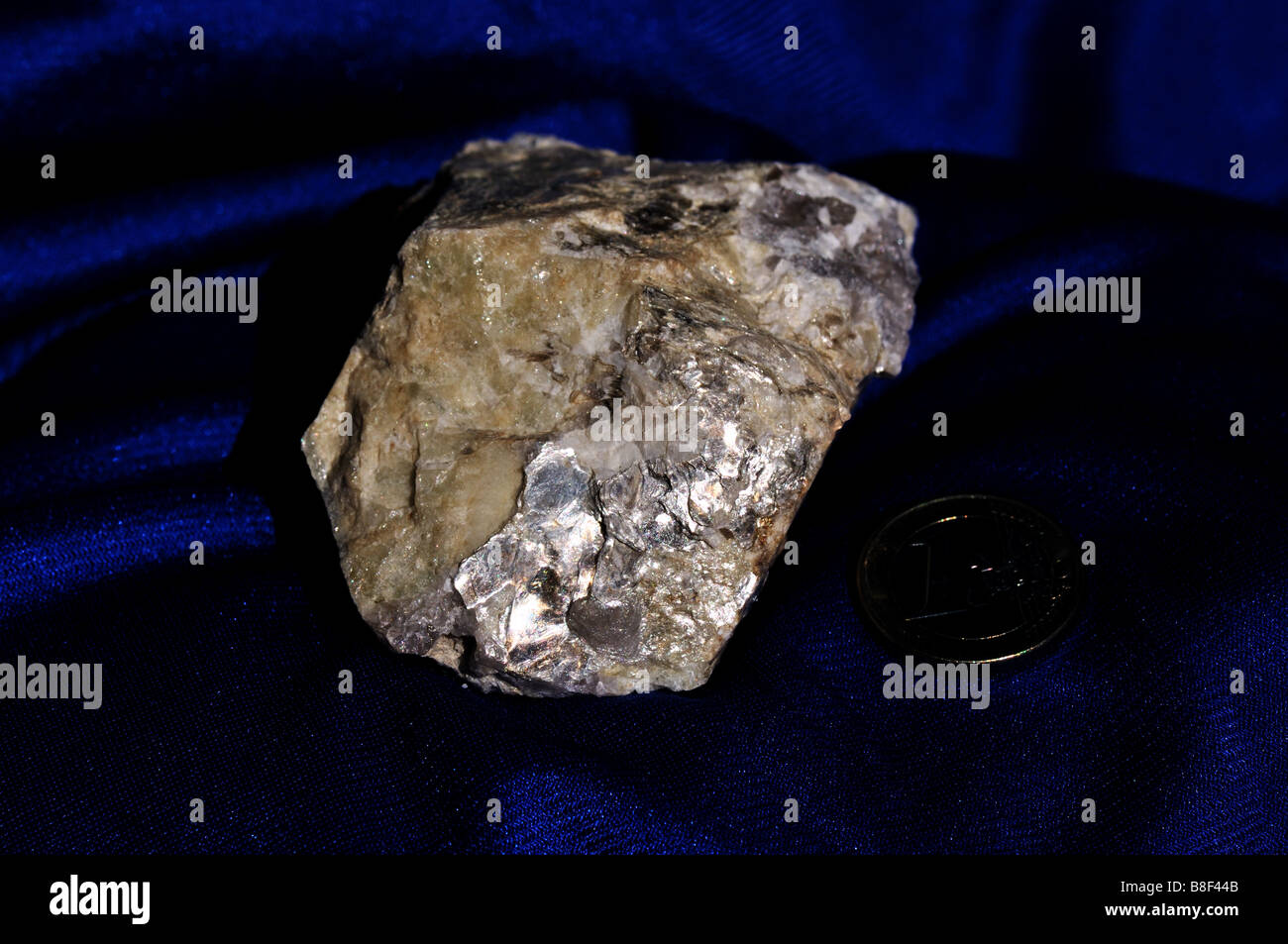 Beryllium hi-res stock photography and images - Alamy