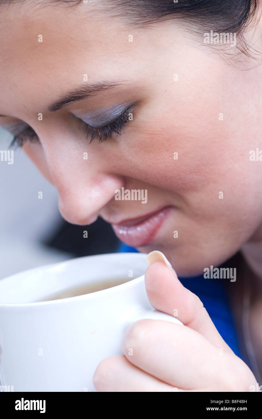 Ladies drinking afternoon tea hi-res stock photography and images - Alamy