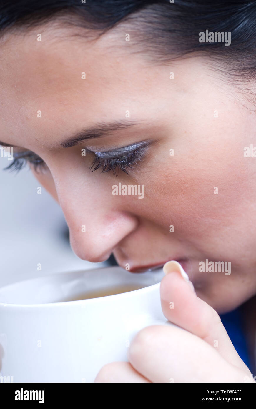 Ladies drinking afternoon tea hi-res stock photography and images - Alamy