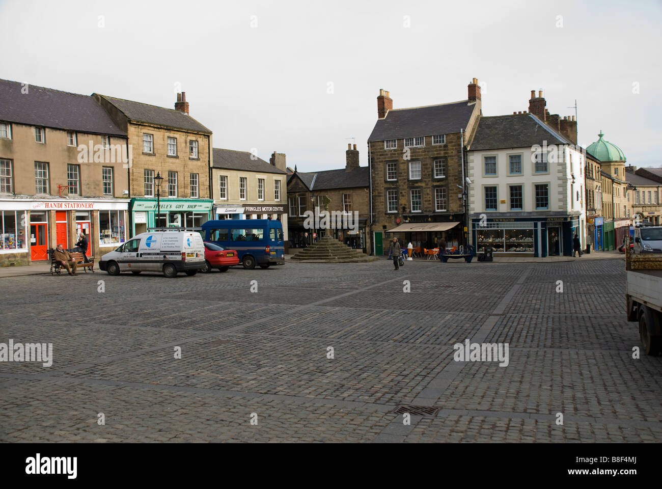 Alnwick Town Square Stock Photo - Alamy
