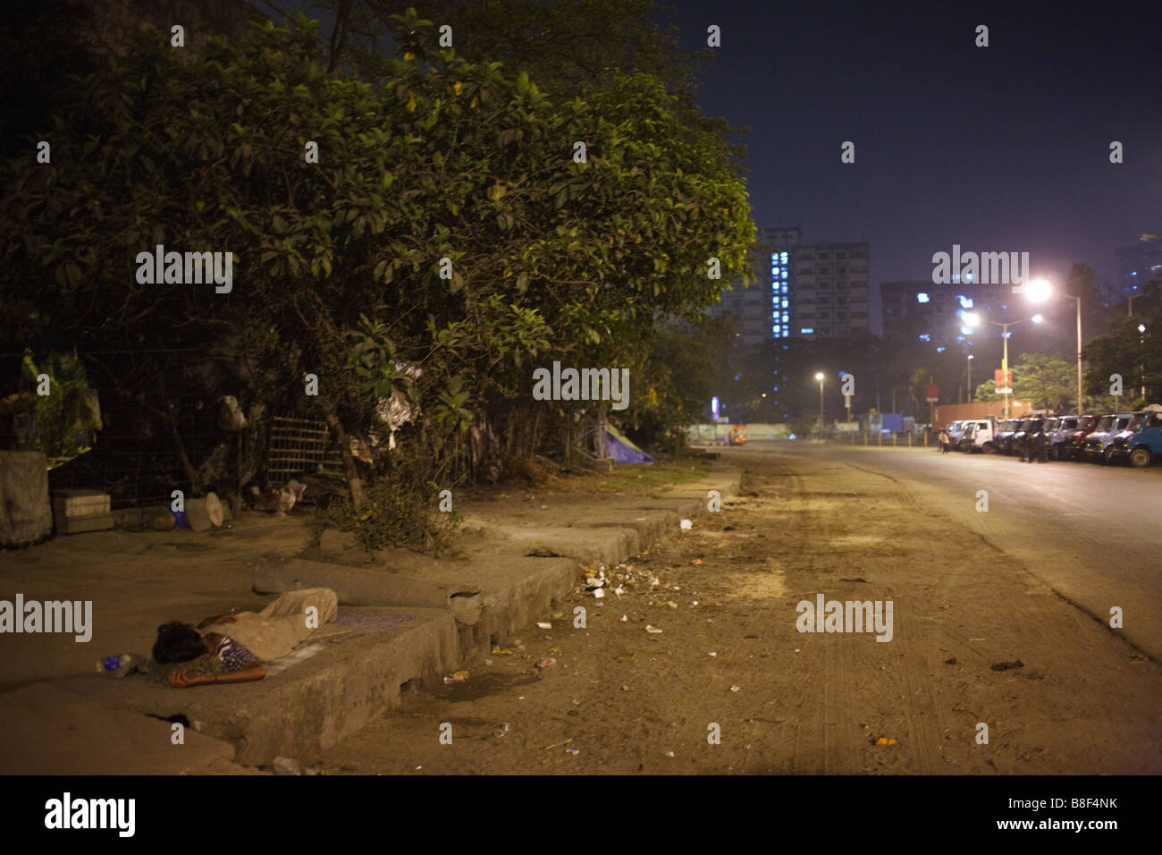 Homelessness poor poverty sleep hi-res stock photography and images - Alamy