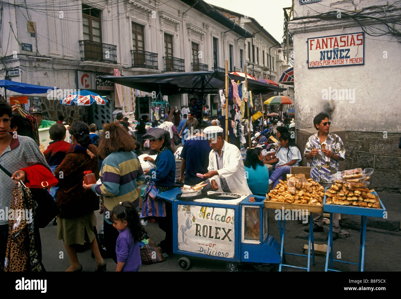 Ecuadorans, Ecuadoran people, street vendors, Ipiales Market, Mercado ...