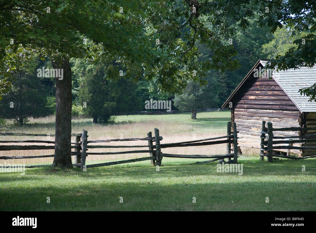 Farm split rail fence hi-res stock photography and images - Alamy