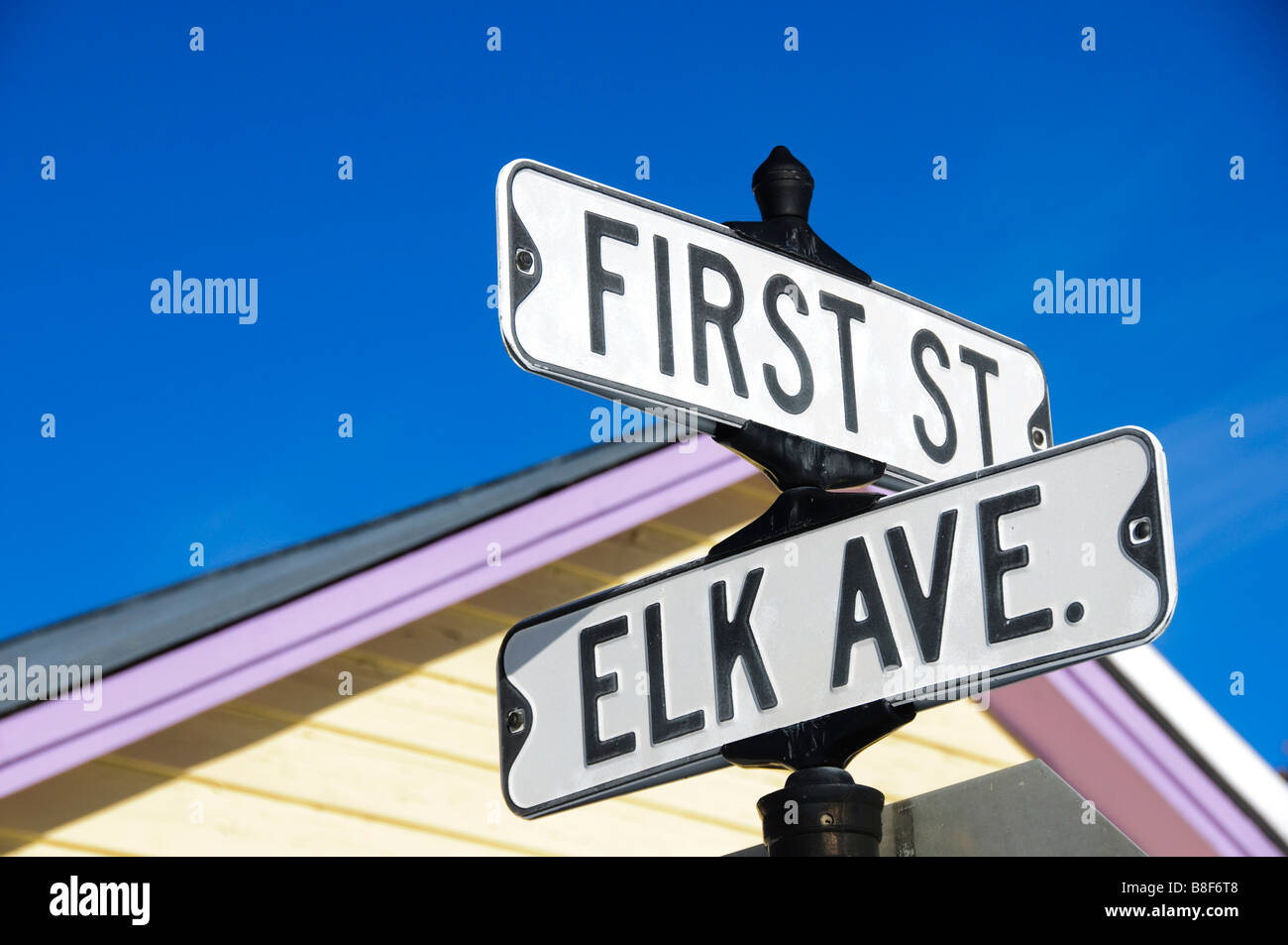 First ave sign hi-res stock photography and images - Alamy