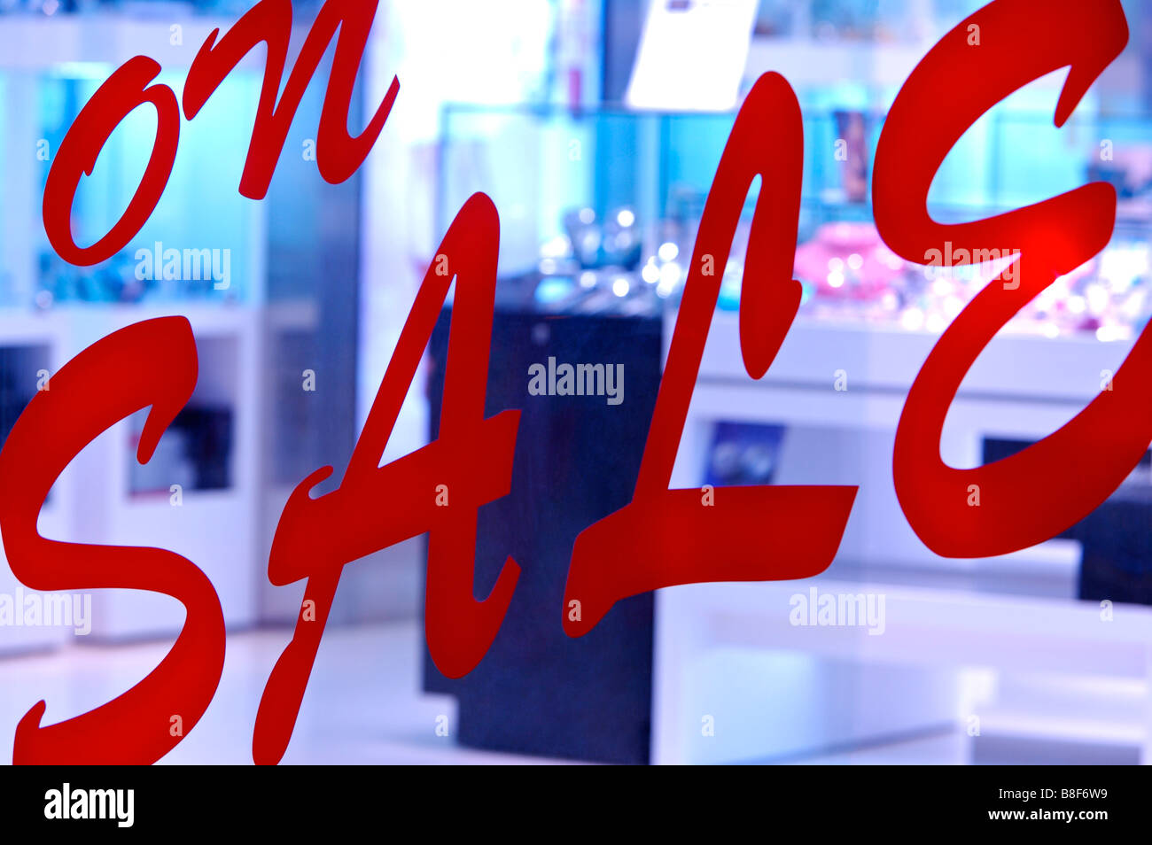 Digital sale window display hi-res stock photography and images - Alamy