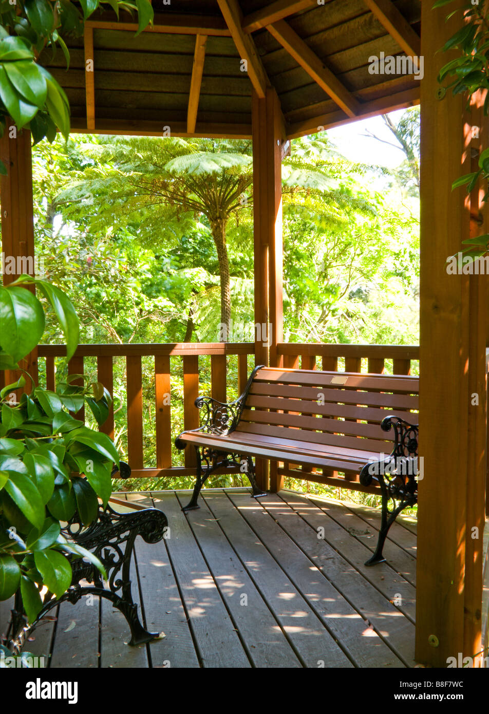 Gazebo benches hi-res stock photography and images - Alamy