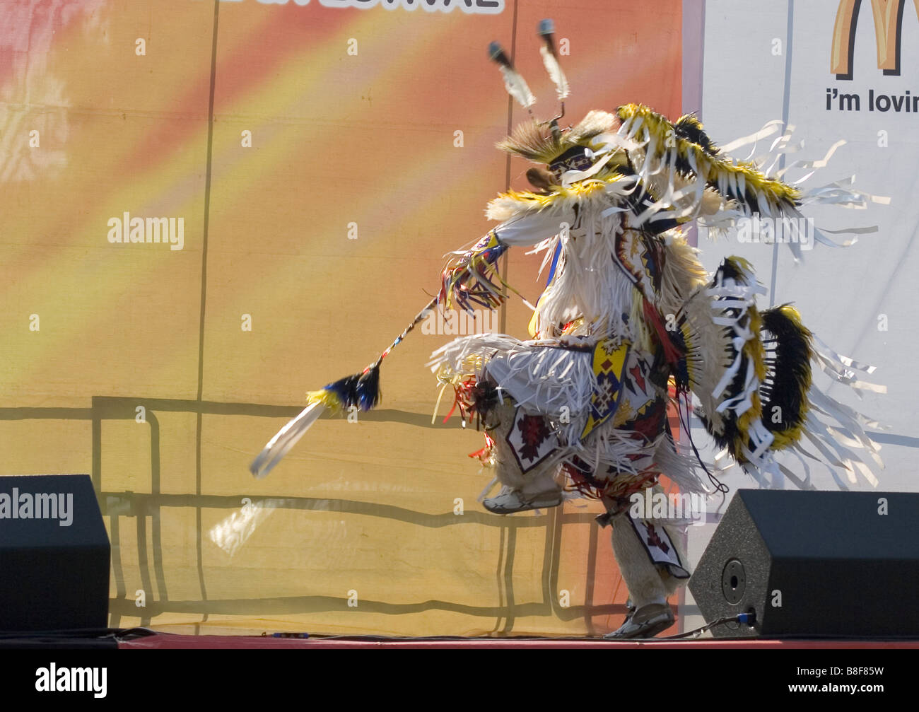 Native American dance troupe perform Native American Eagle Spirit Dance ...