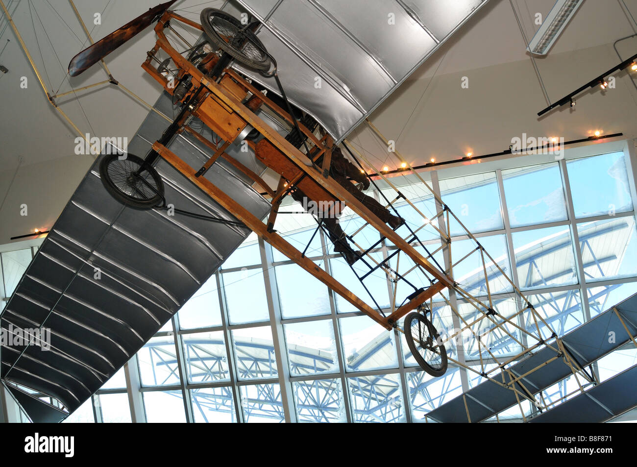 Silver dart plane hi-res stock photography and images - Alamy