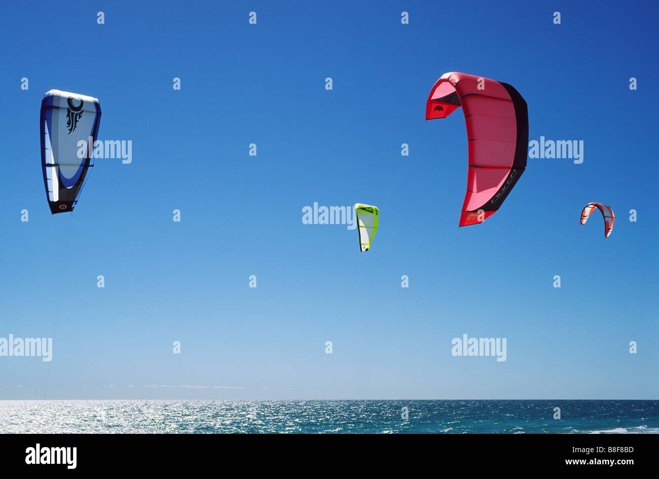 4 kites sky hi-res stock photography and images - Alamy
