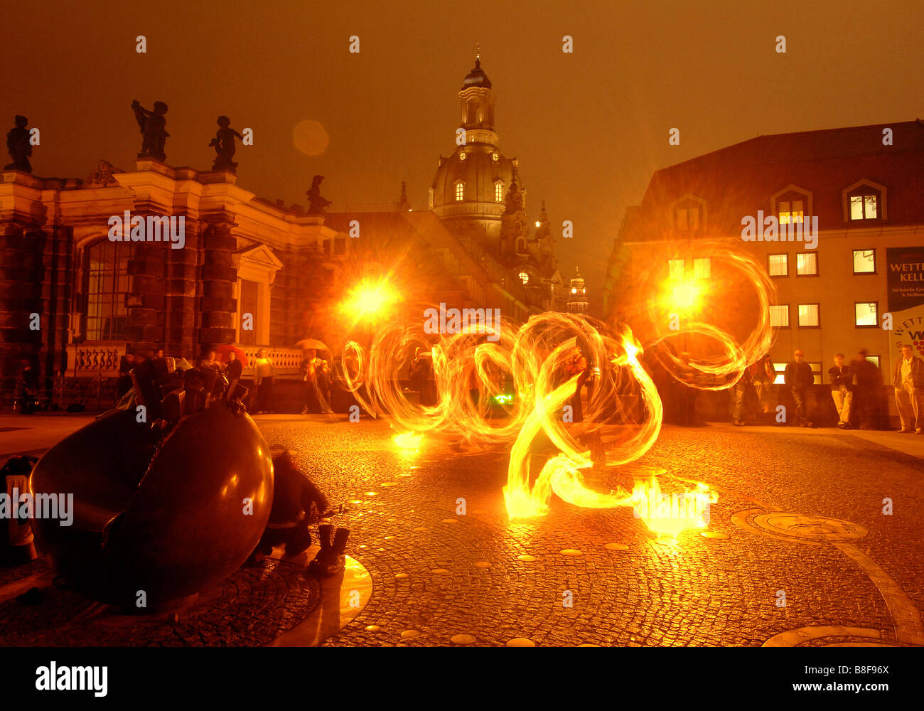 Feuerspucker hi-res stock photography and images - Alamy